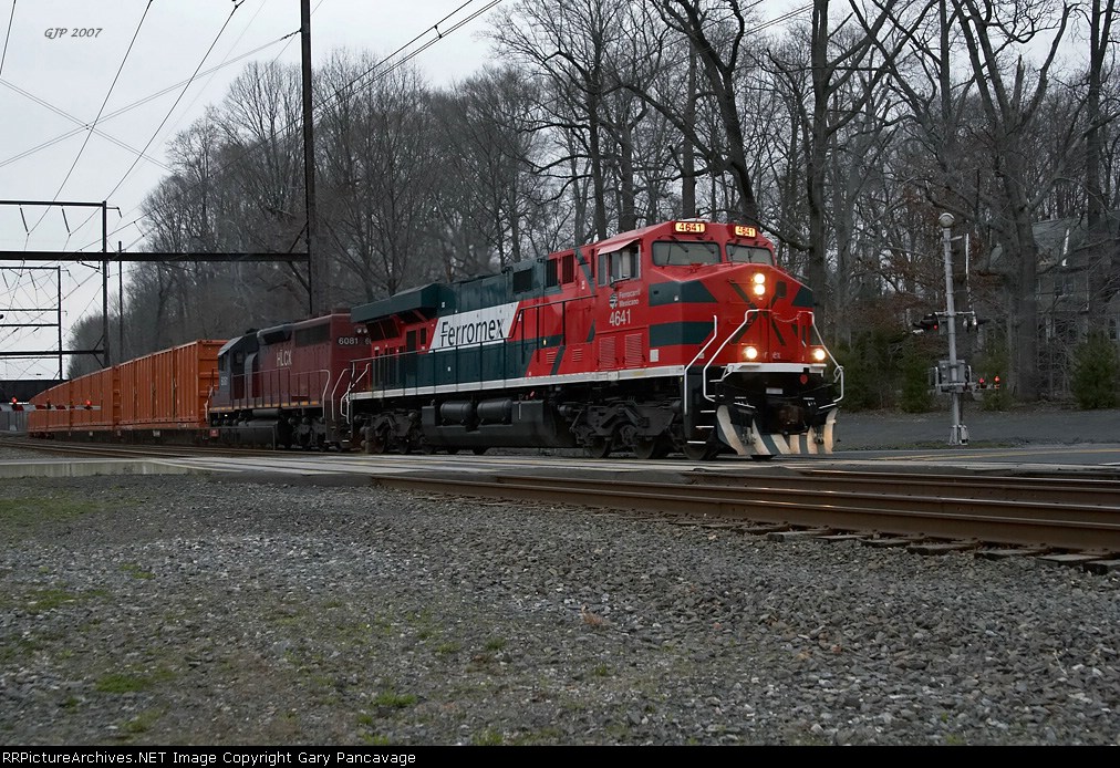 FXE 4641 at Woodbourne, PA